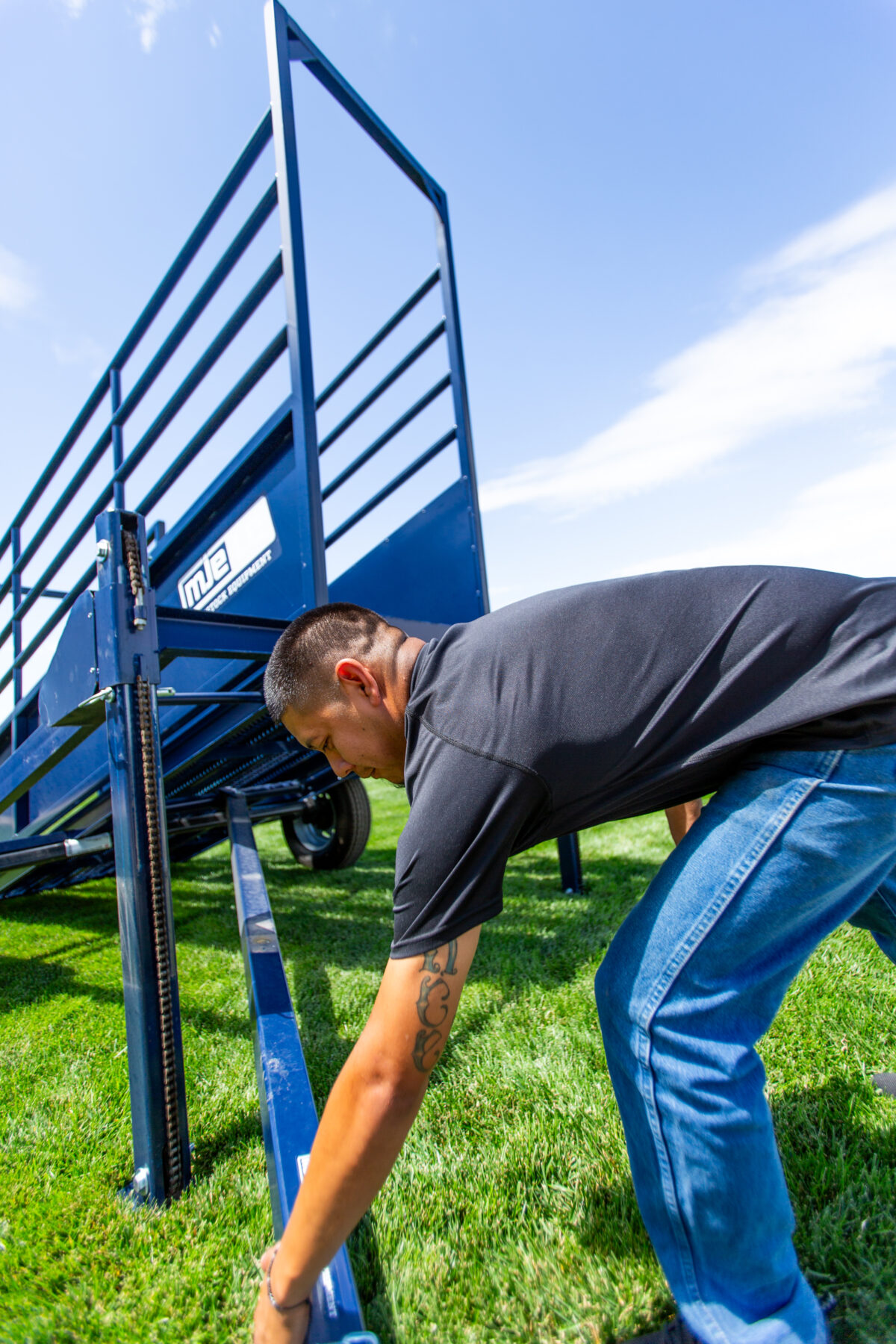Elite Portable Load-out Chute - MJE Livestock Equipment