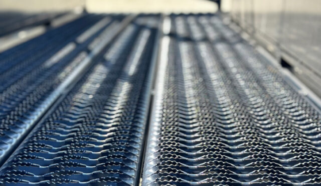 Portable Load Chute - MJE Livestock Equipment