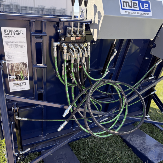 The Hydraulic Calf Table - MJE Livestock Equipment